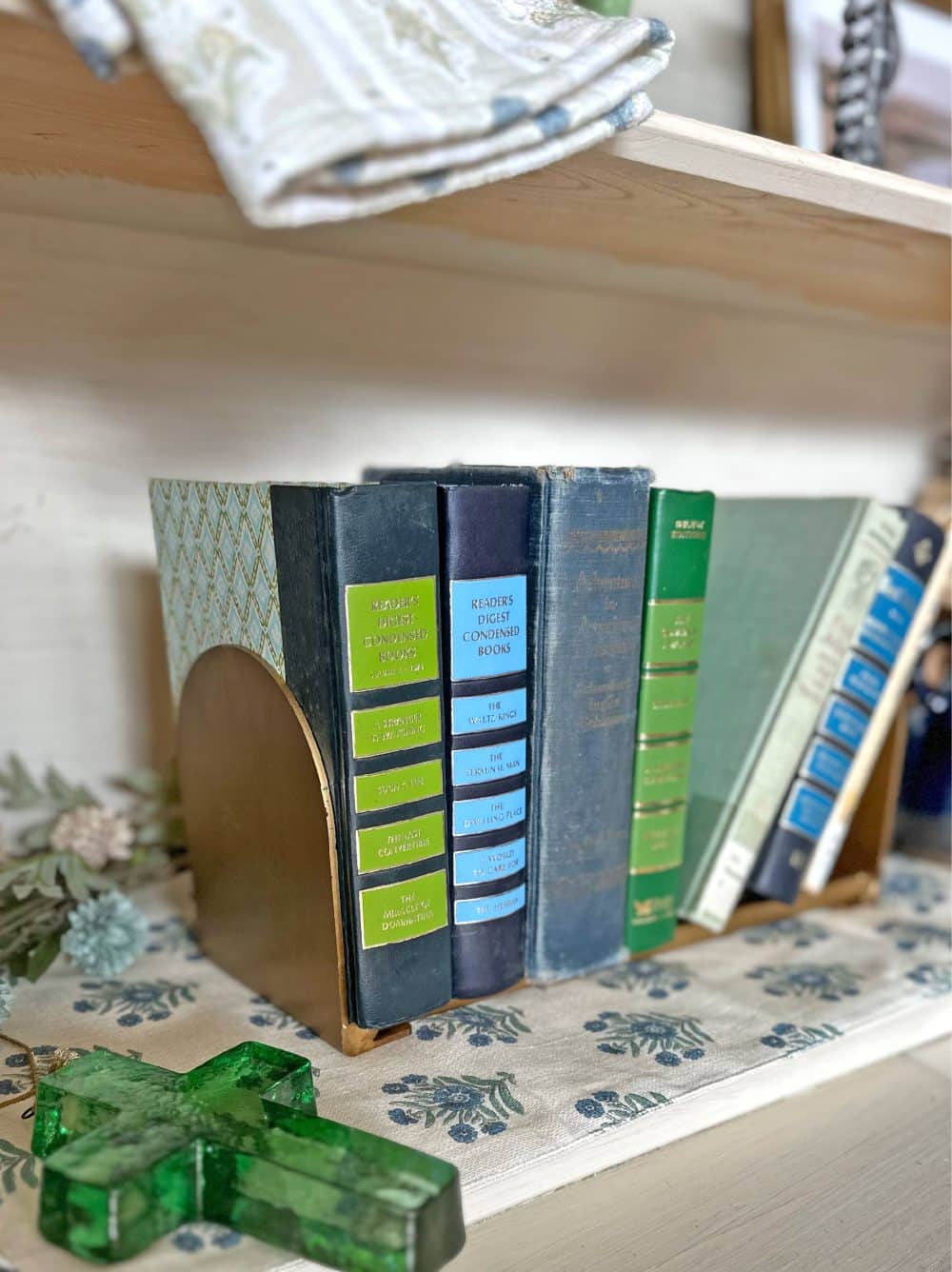 Metal Adjustable Bookend - Be Made