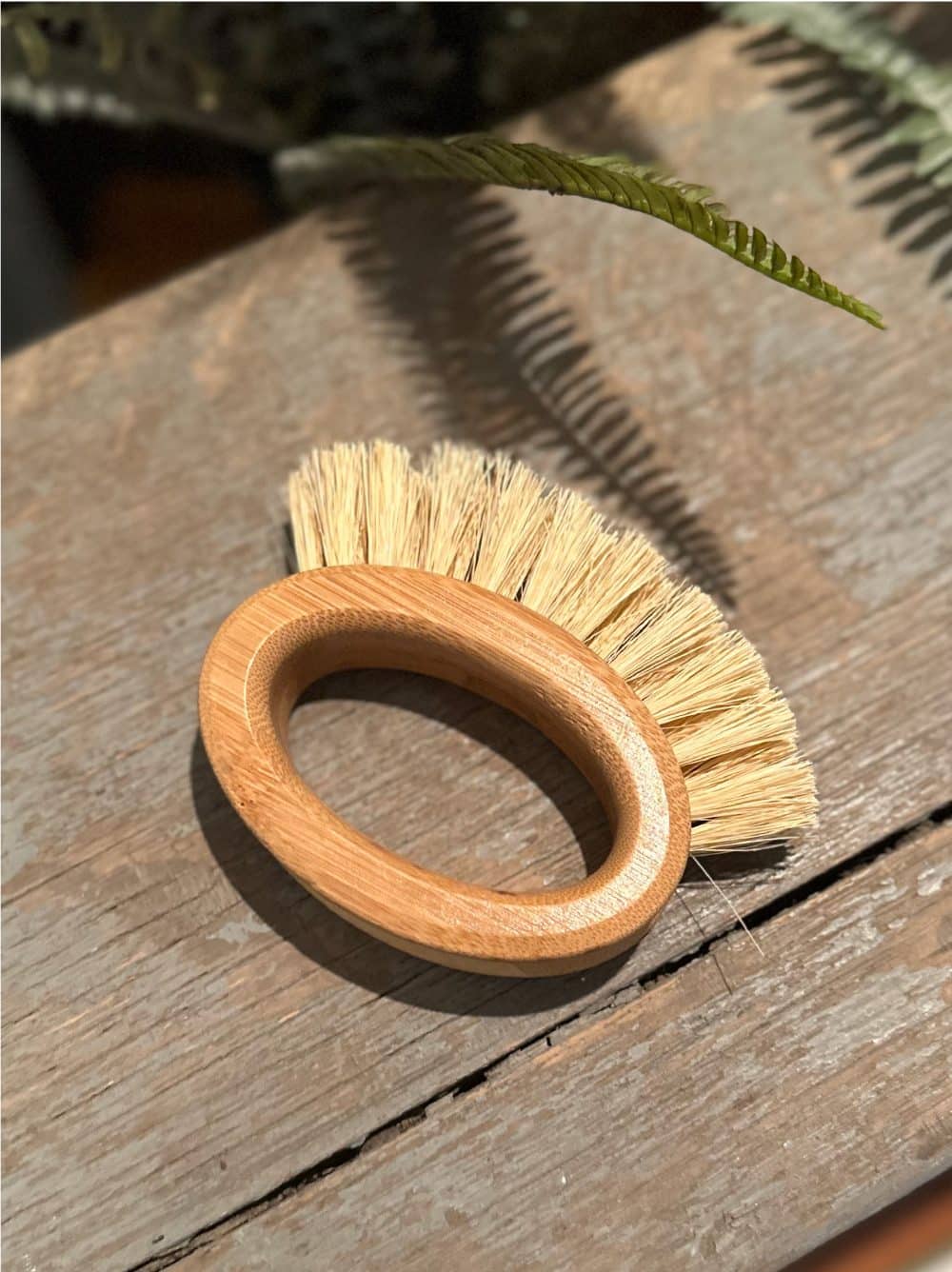Oval Handle Bamboo Brush - Be Made